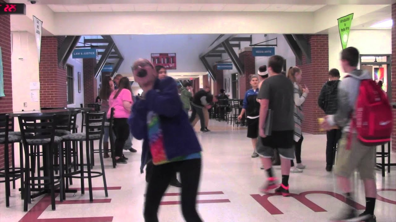 Hannah chokes meatball - YouTube