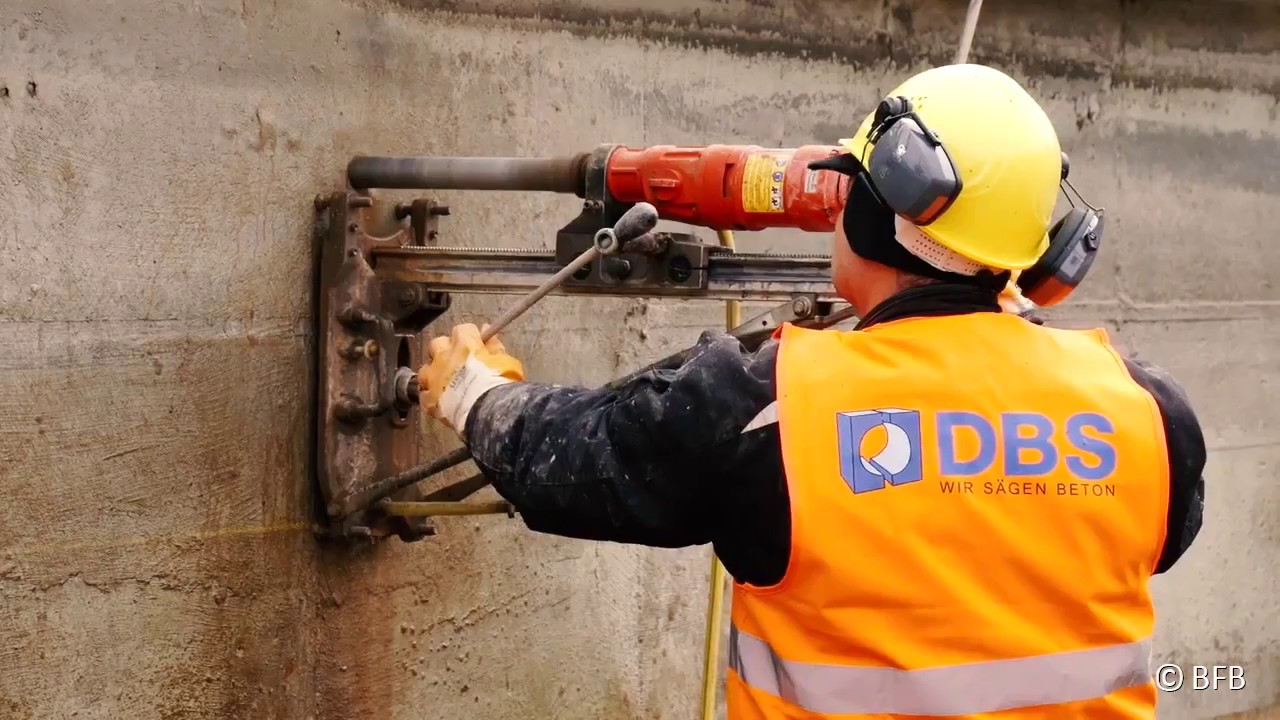 Betonbohren, Kernbohrungen und Betonsägen DBS GmbH Berlin - YouTube