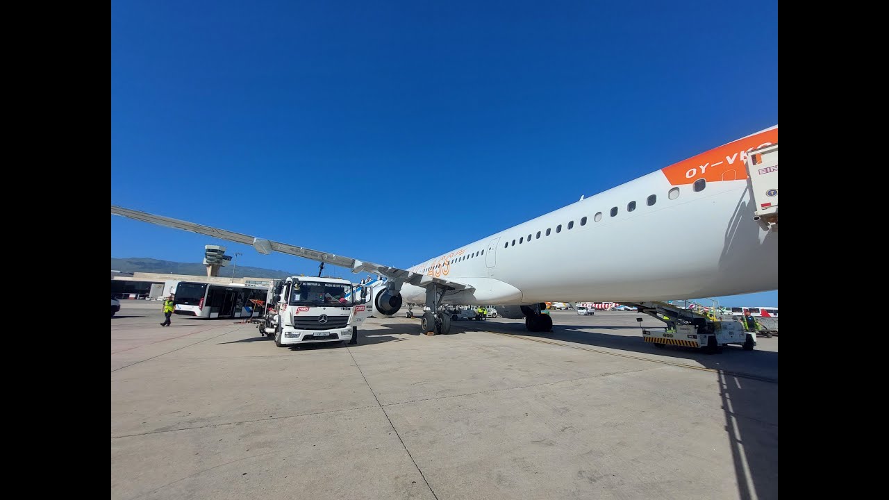 TRIPREPORT | Sunclass (Economy) | A321 | Bergen - Gran Canaria - YouTube