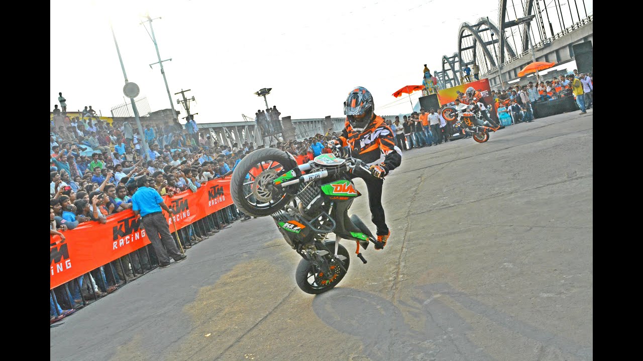 KTM Stunt Show Rajahmundry! - YouTube