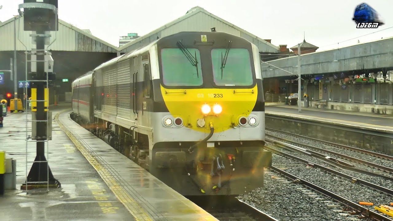 Enterprise Train & GM Class 201 233 in Dublin Connolly Station - 26 ...