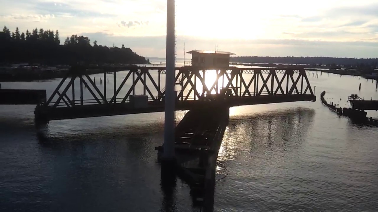 Railroad Swing Bridge over the Snohomish River Closes in Everett ...
