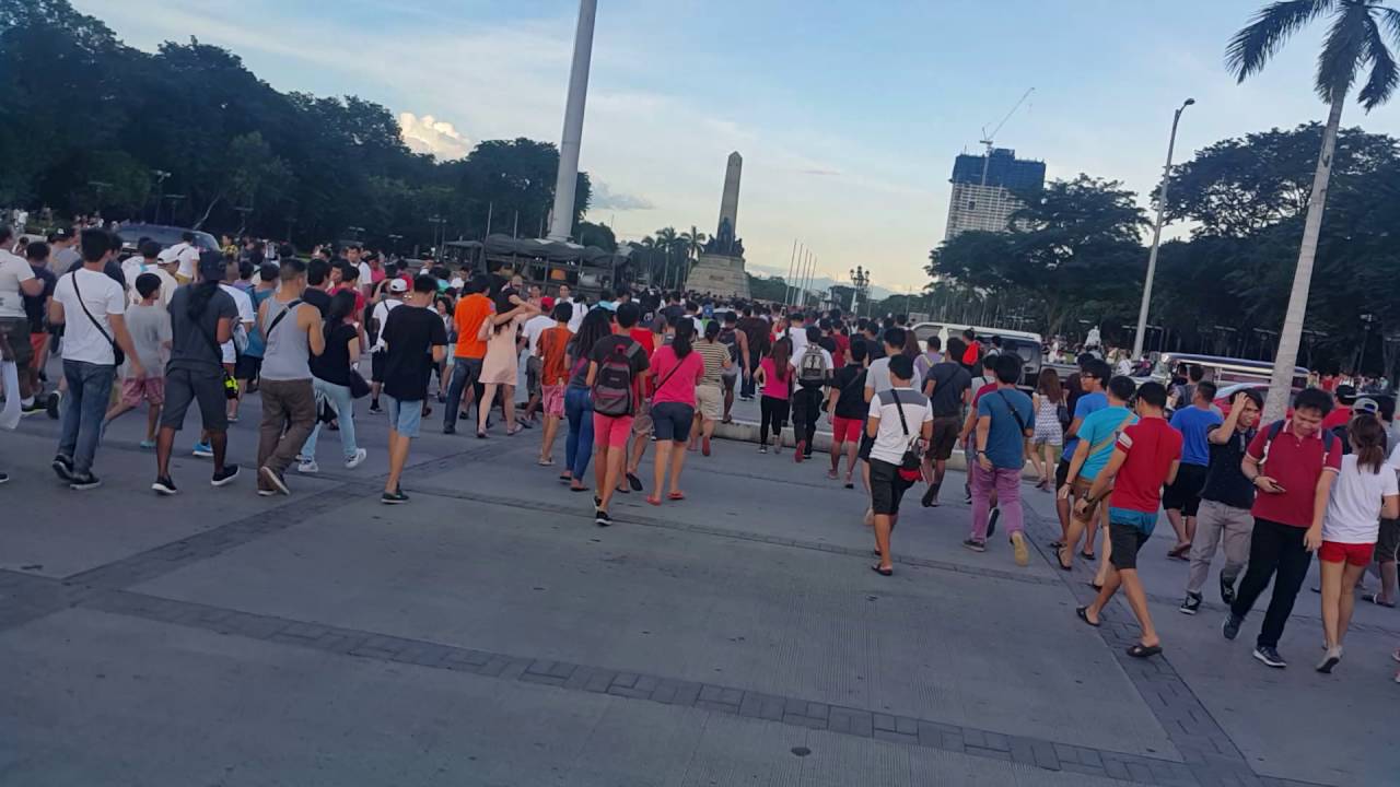 Pokemon Go Philippines players run wild for Electabuzz - YouTube