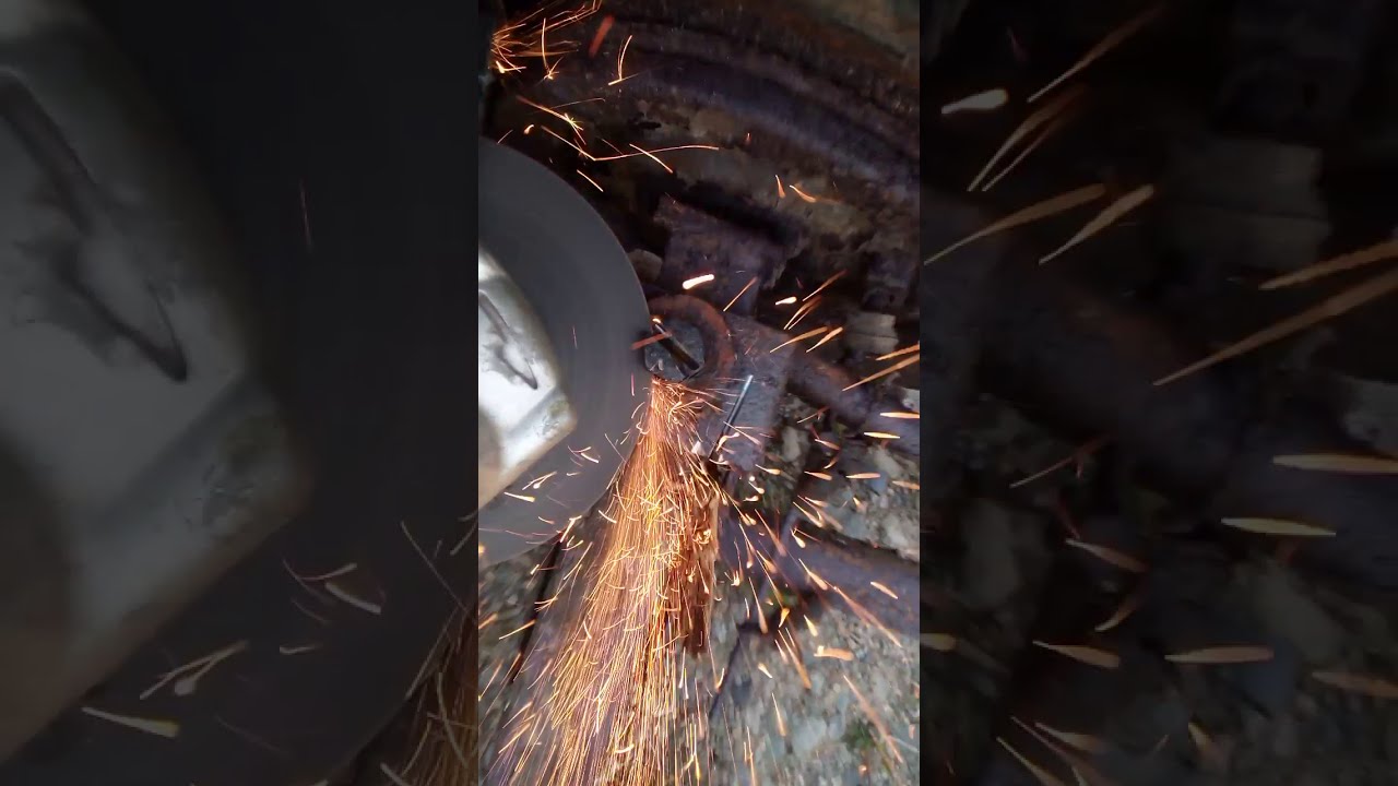 Angle grinder fire...please turn your sound down. - YouTube