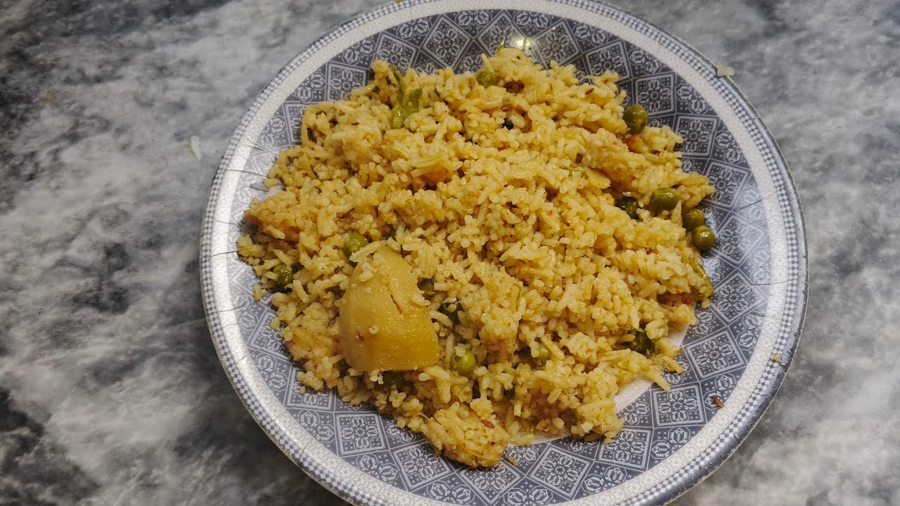 "Aloo Matar Pulao Recipe | One Pot Wonder | Easy & Delicious Pakistani ...