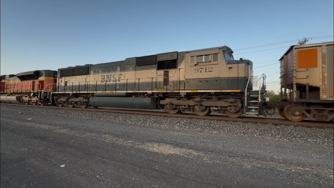 BNSF #6079 Lead’s The Mega E-DONBKM0-24D With Executive MAC Unit 10/15/2024. - YouTube