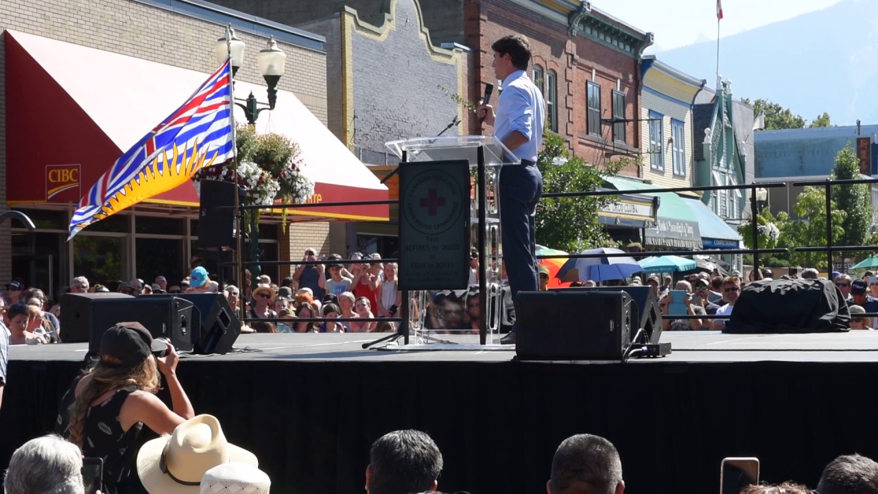 Justin Trudeau Addresses a Revelstoke crowd on July 29 - YouTube