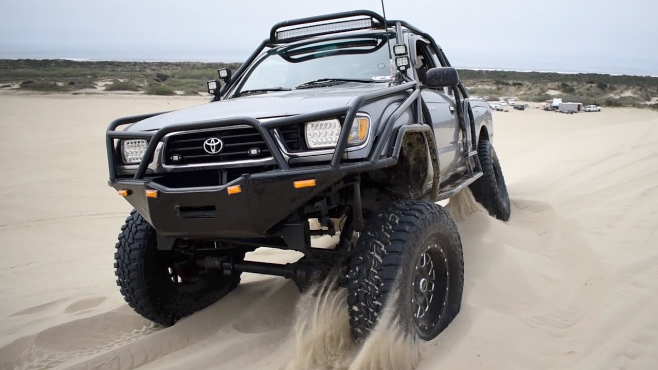 CUSTOM SAS TOYOTA TACOMA CRAWLER! First Off-Road Trip & Walk-Around ...