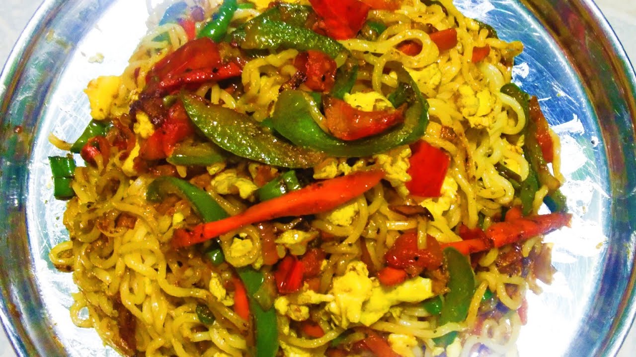 Veggie Eggie Maggi recipe - YouTube