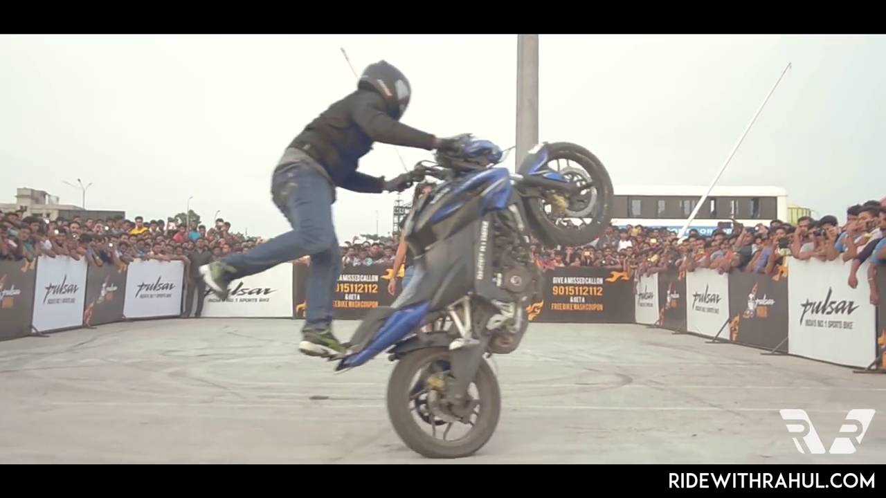 Bajaj Pulsar Stunt Mania 2016 Kolkata Edition - YouTube