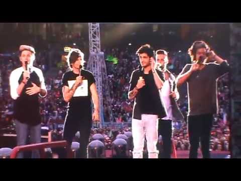 One Direction sing Friends theme song on stage - YouTube