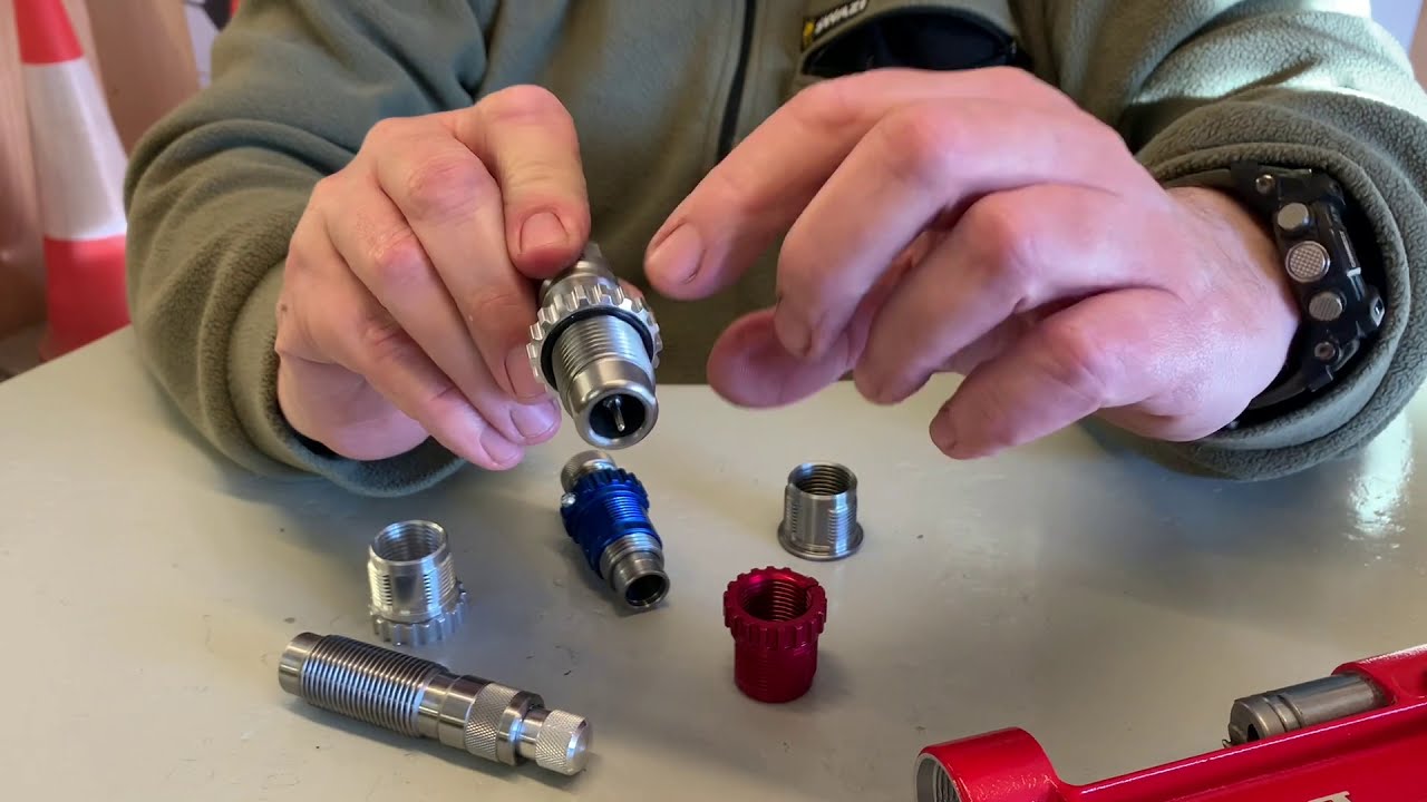 Lee Breech Lock die bushings review - YouTube