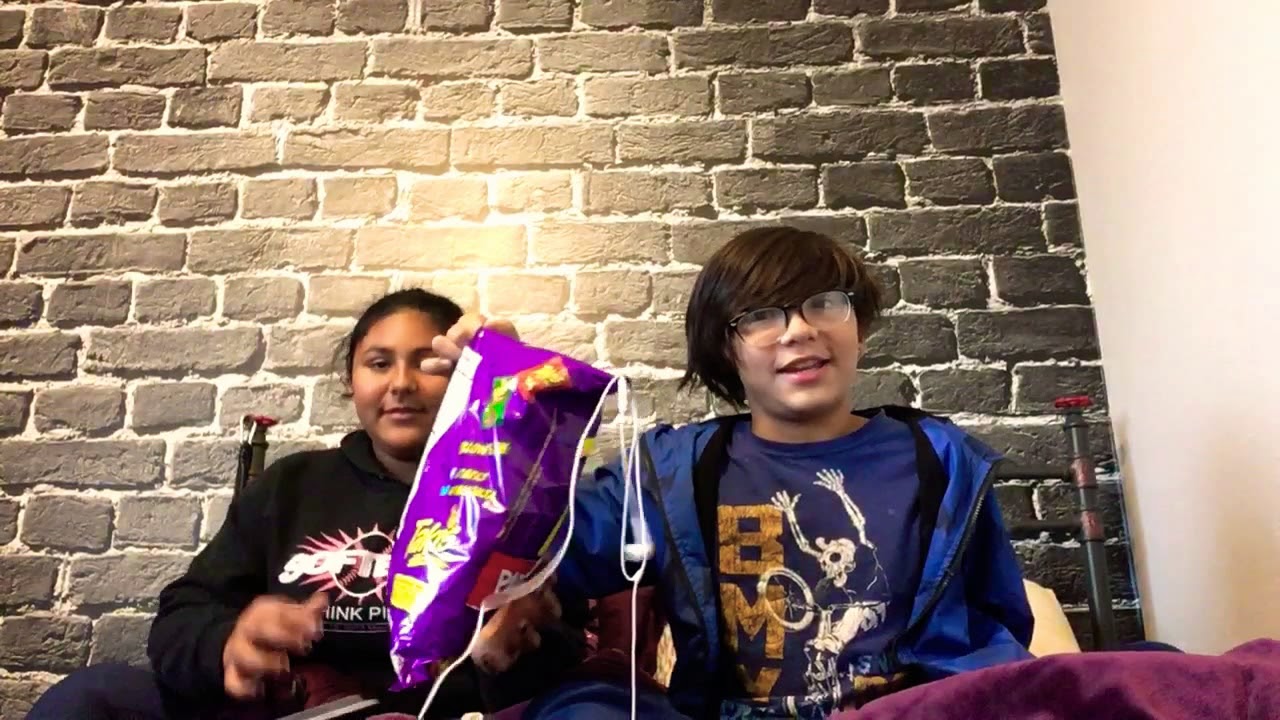 Eating Takis challenge - YouTube