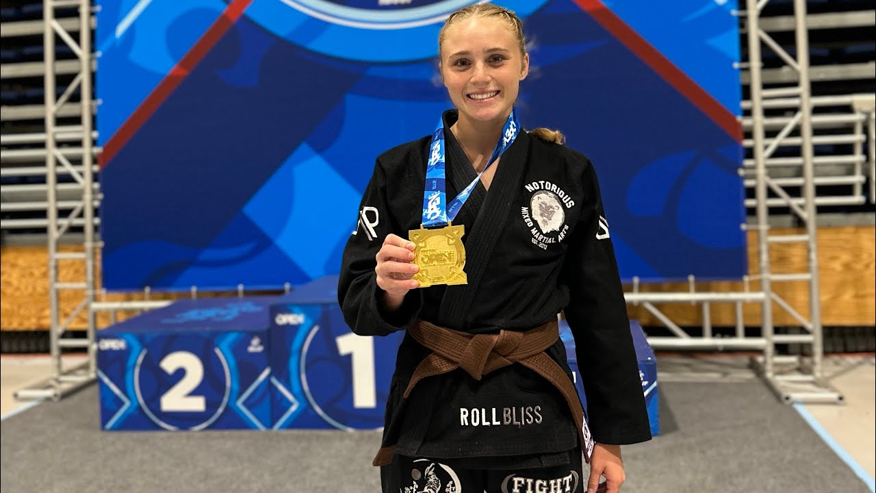 BROWN BELT DEBUT | IZABELLA FREZZO - YouTube