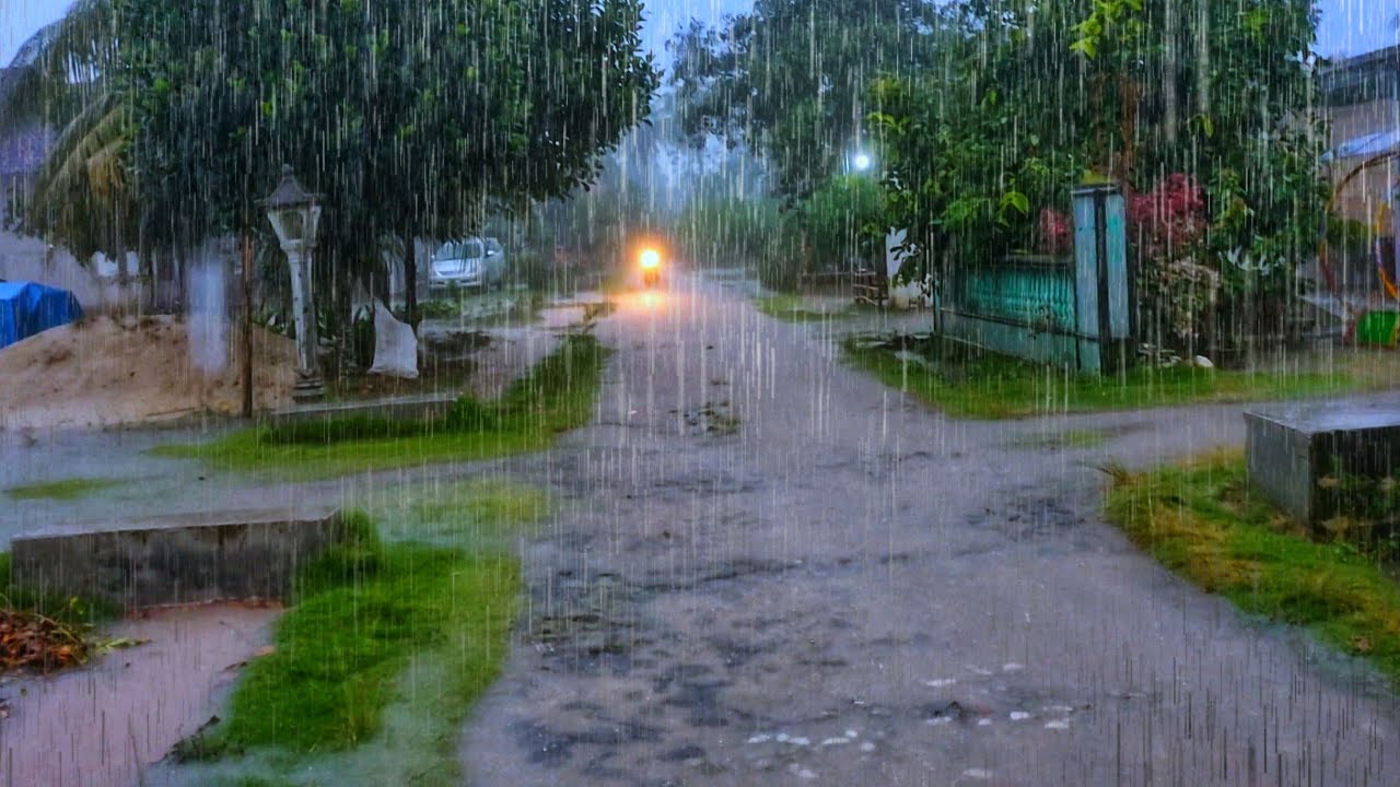 heavy rain poured down on our village, walking around to see the ...