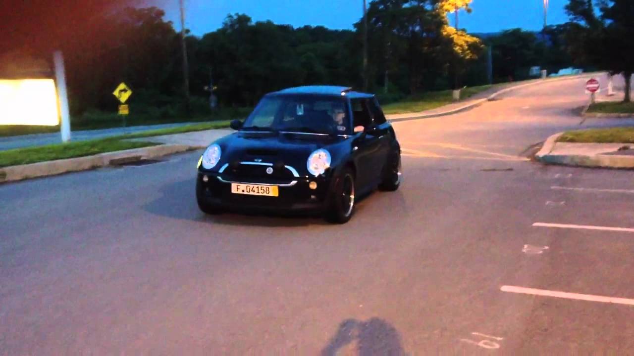 Weak Mini Cooper S Burnout - YouTube