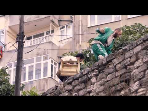 Sen Kimsin - Atlama!