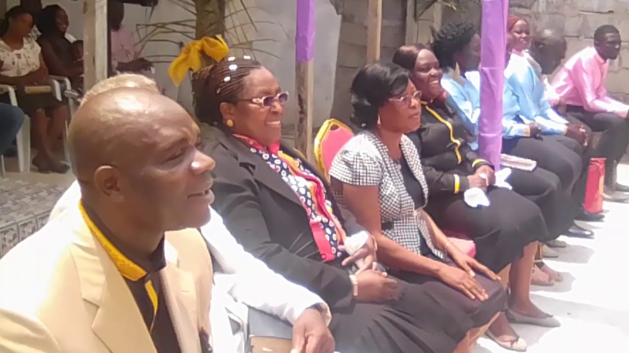 CATHÉDRALE CHRIST GLORIFIÉ DE NIALY. - YouTube