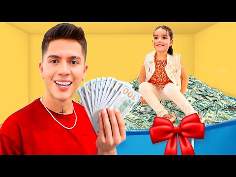 Le Regalé una Alberca de Dinero a Kima por su Cumpleaños