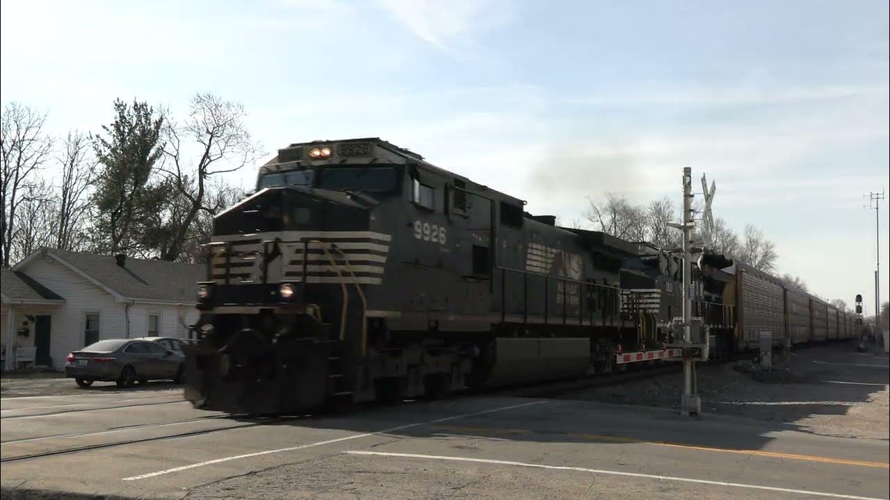 NORFOLK SOUTHERN GE D9-44CW Northbound Mix Freight - YouTube
