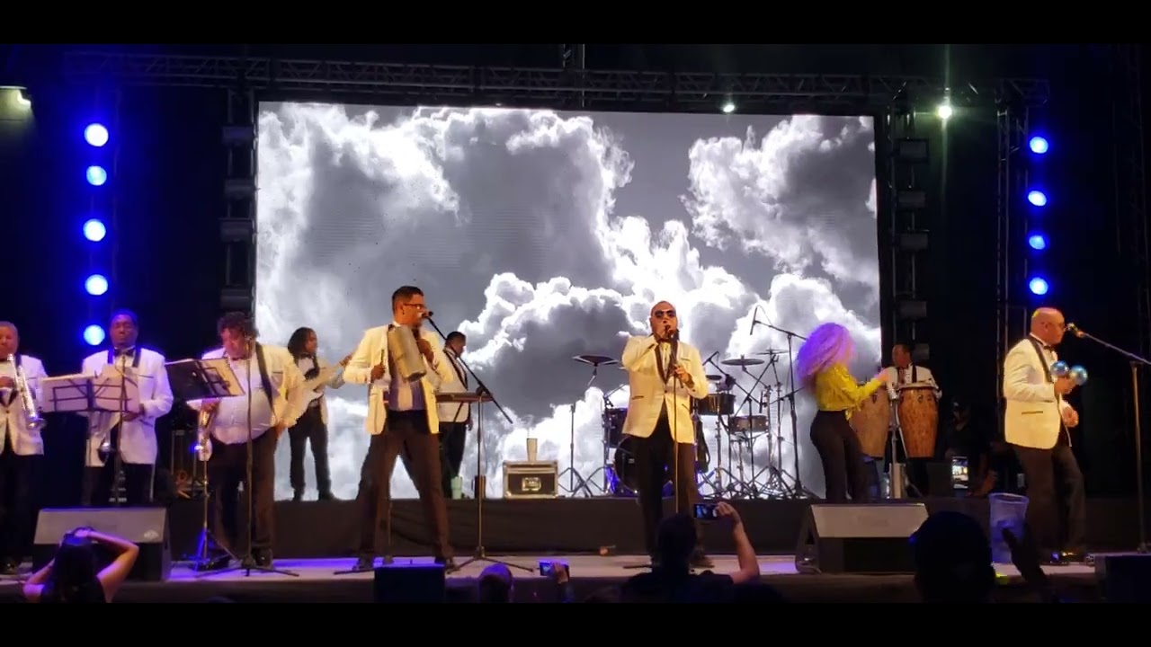 Anaidita y su Sonora - Presentación Feria Saltillo 2023 - YouTube