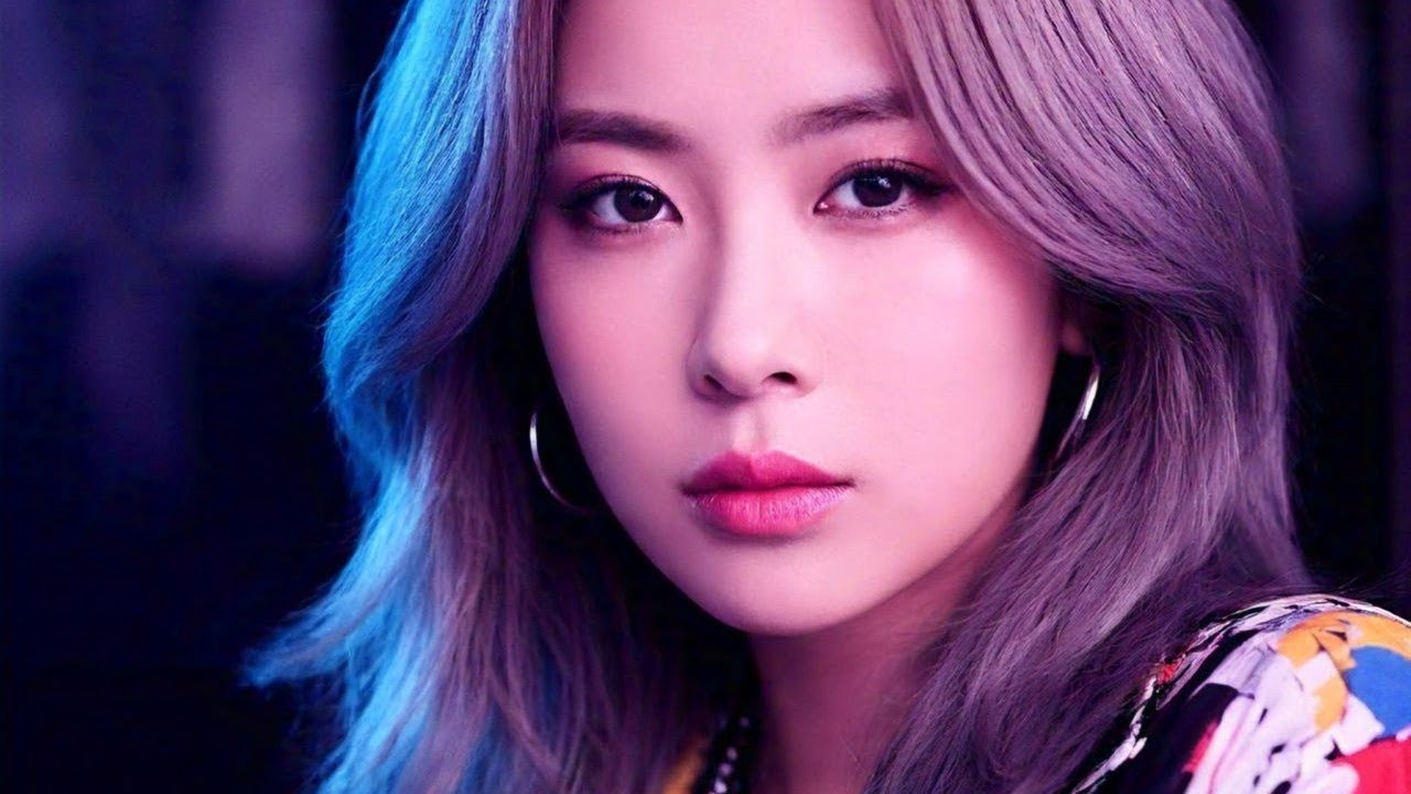 BEAUTIFUL WOMAN POWER 🤗👆🏻👍🏻 BY JK - YouTube