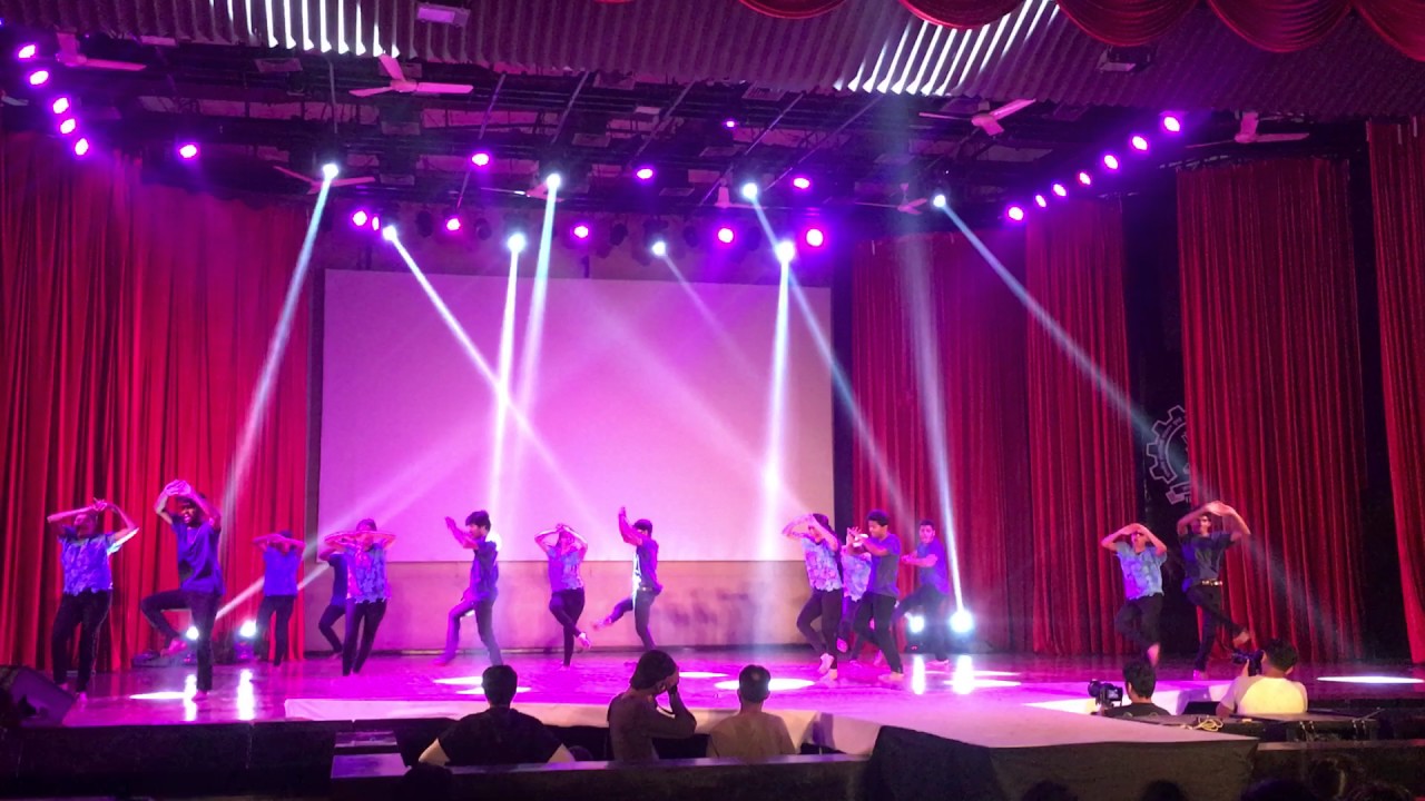 VIT PUNE(Team Zephyr) - Bollywood Dance at IIT Bombay, Mood Indigo 2016 ...