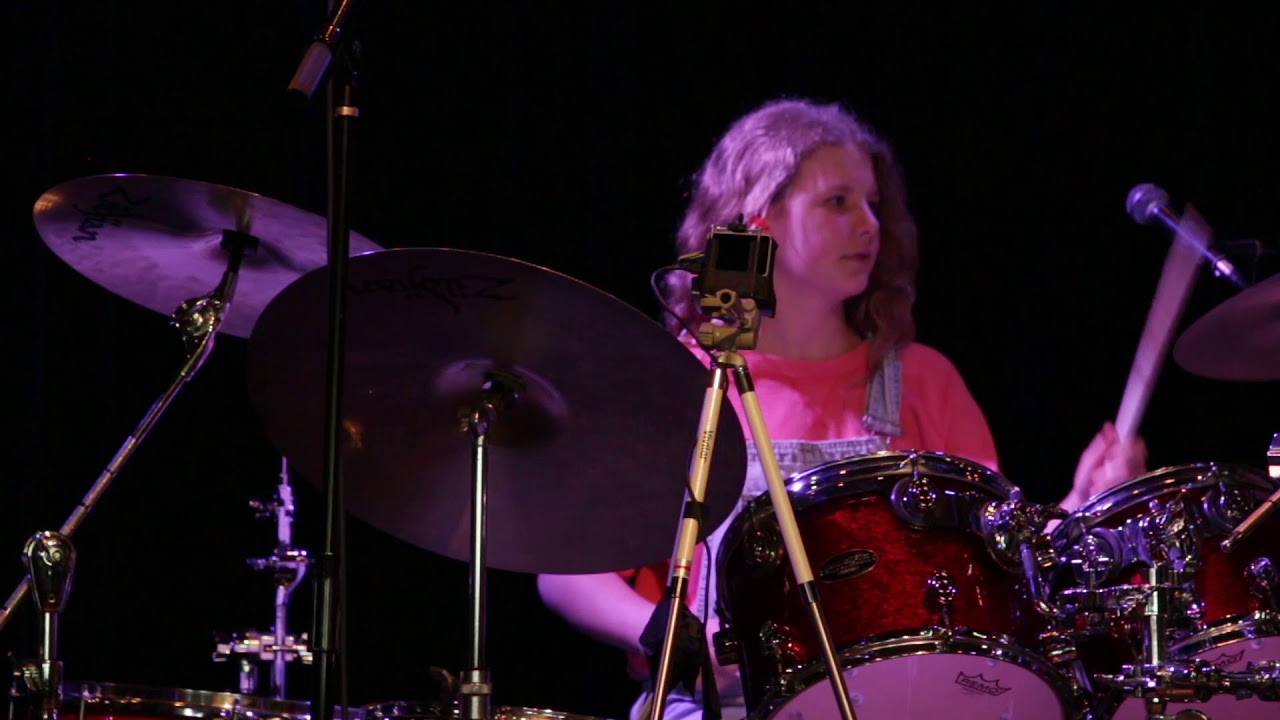 Isla Rose performing"The Denial Twist" by The White Stripes - YouTube