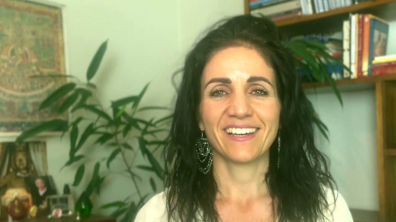 Michaela Burger ~ Mindfulness of the body - YouTube