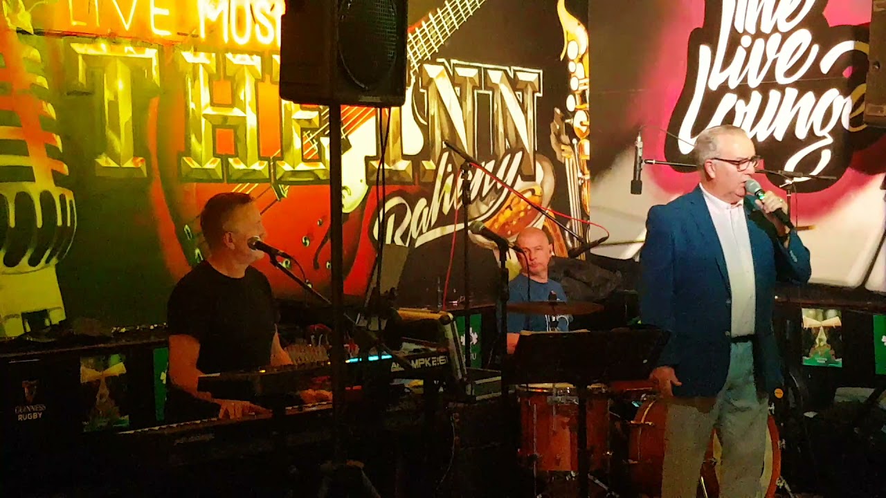 Tommy Carey in the Live Lounge. Raheny Inn - YouTube