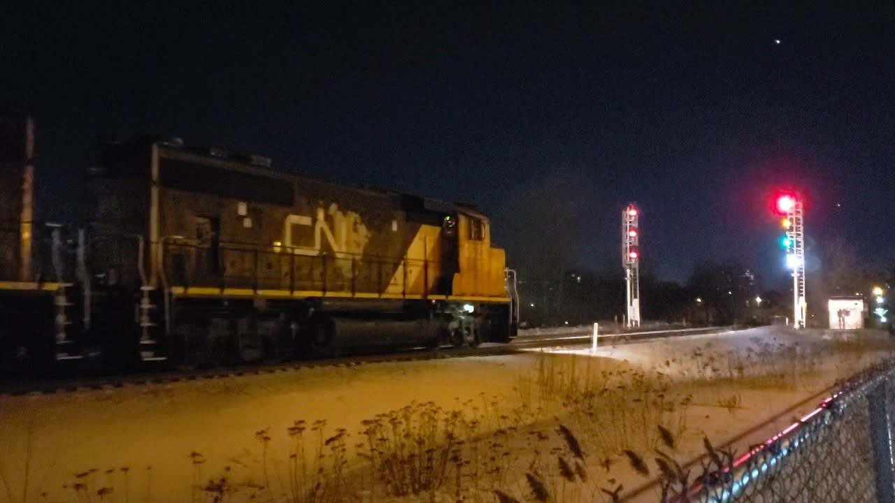 NIGHT TRAINS Winter Moon CN GP40-2Ws and Long Hopper Cut at St Henri - YouTube