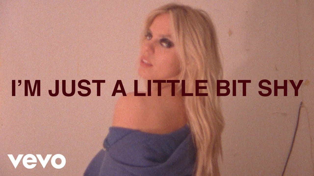 Reneé Rapp - Shy (Official Lyric Video) Chords - Chordify