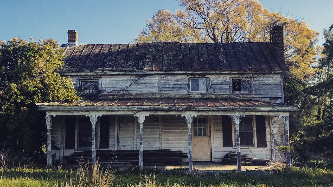 Neat 19th century Abandoned Farm Houses Down South w/ Some old stuff in ...