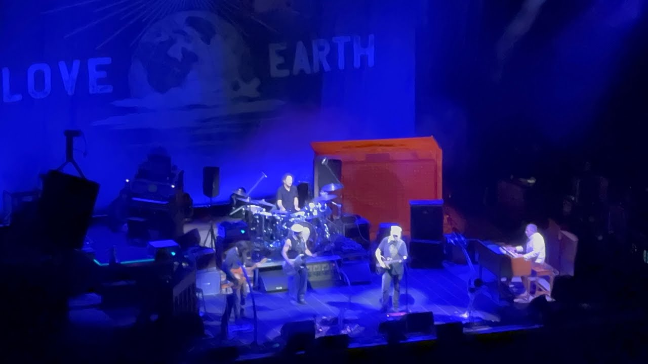 Neil Young & the Chrome Hearts-“Singer Without a Song” 8/23/2025 Jones ...
