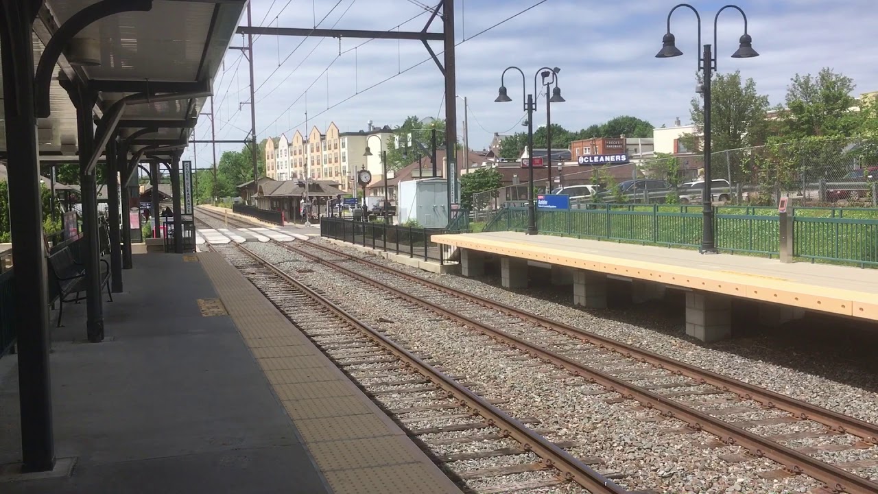 SEPTA Silverliner IV to Lansdale at Ambler Station. - YouTube