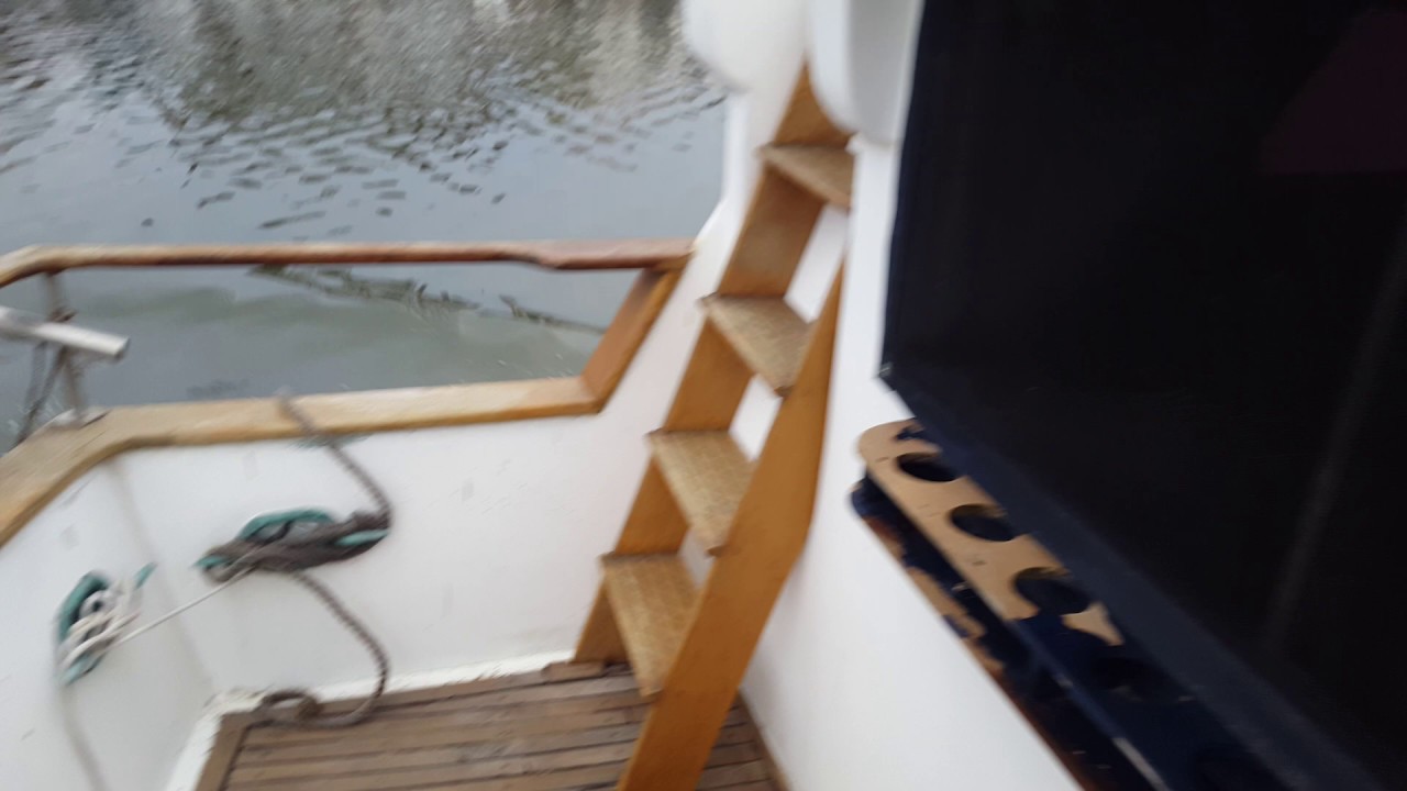 Litton 41' Universal trawler underway. Twin Ford Lehman 120 hp marine ...