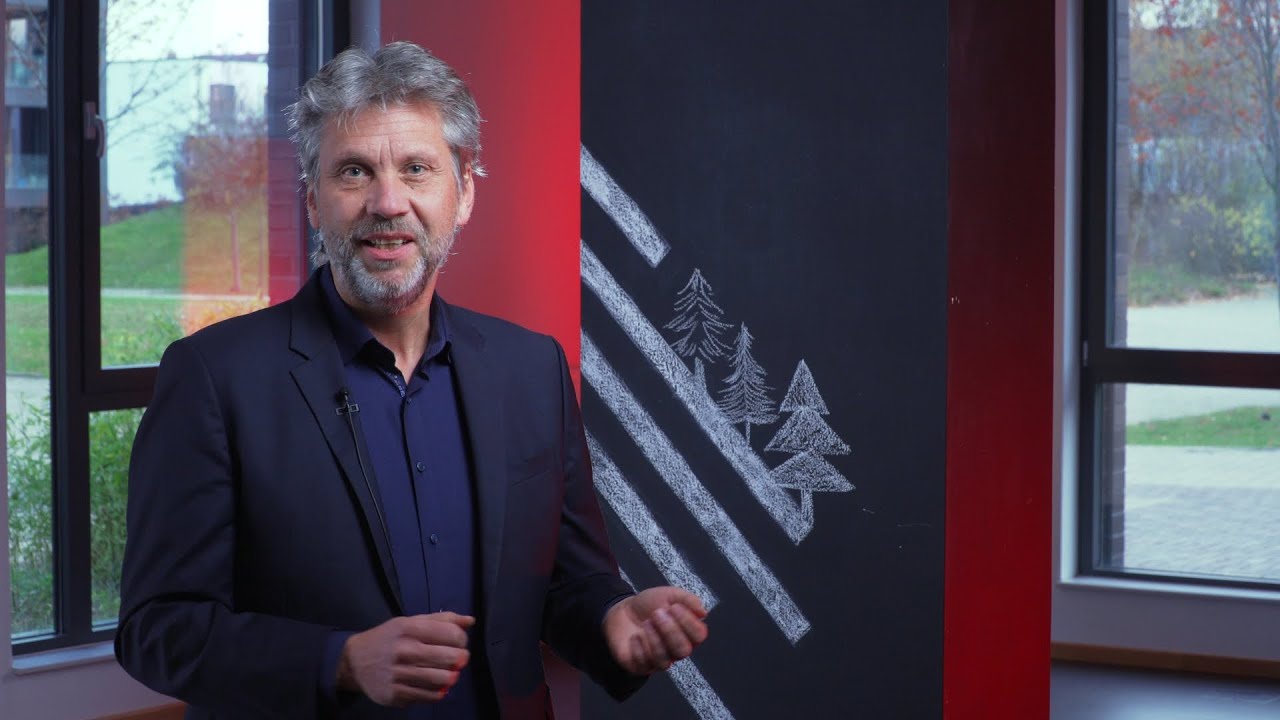 HAWK-Präsident Dr. Marc Hudy – Gruß zum Jahreswechsel 2022/2023 - YouTube