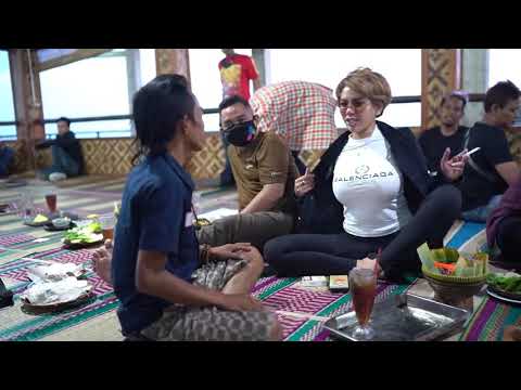 [Review] Kuliner di Bandung | Mang Ade Londok Bareng si Nyai Nikita Mirzani