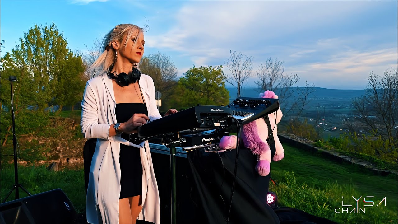 Lysa Chain - Live set @ Mount Quarin - YouTube