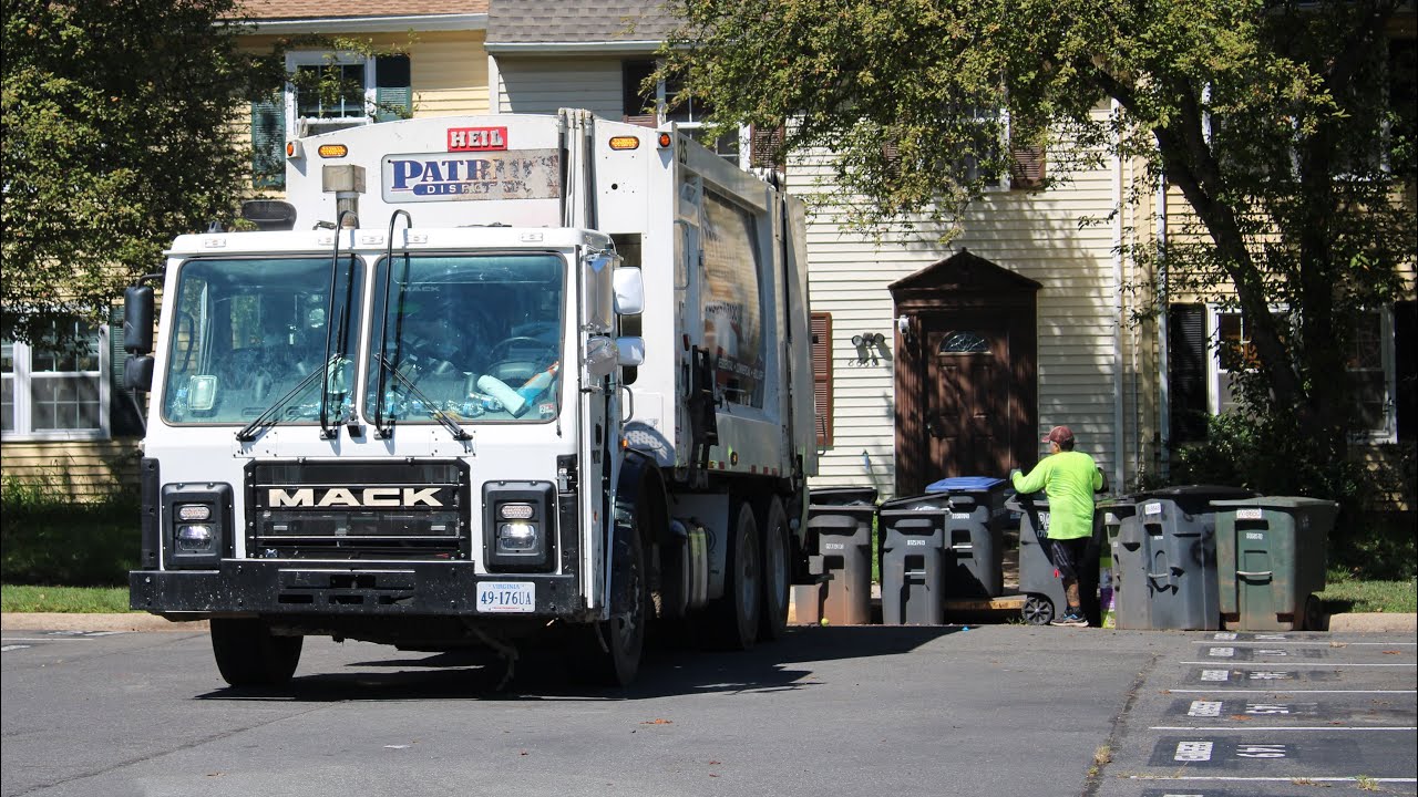 Patriot Disposal Truck 125 Doing Super Heavy Trash - YouTube