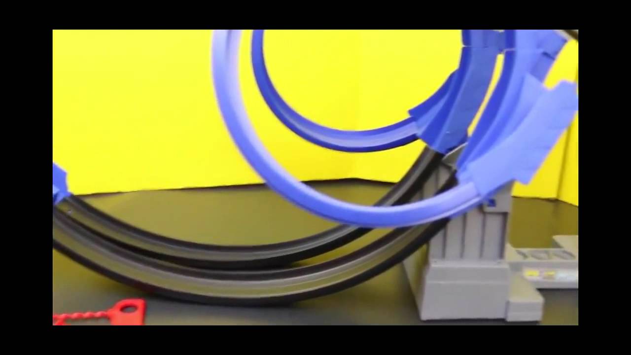 Disney Cars Lightning McQueen & Mater DisneyCarToys Piston Cup Double ...