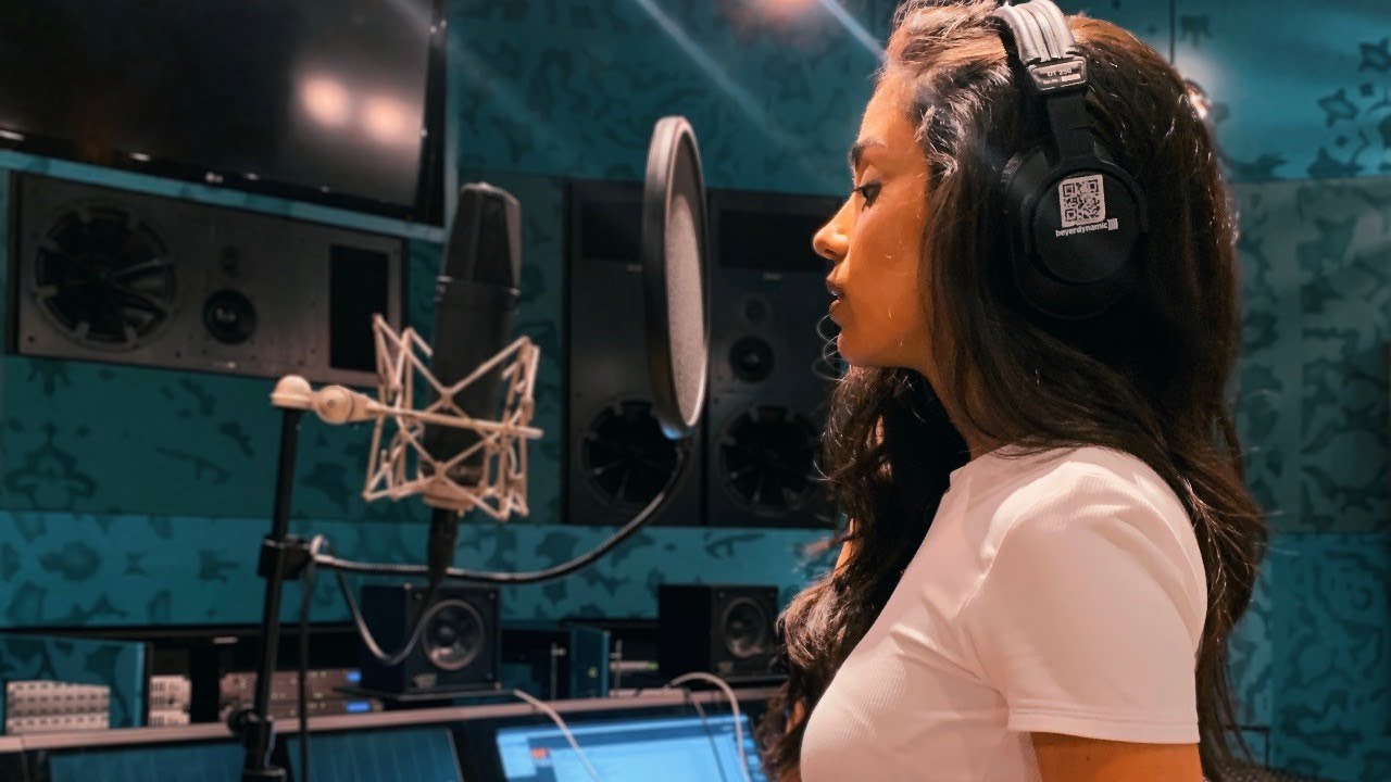 Studio Sesssion w/ Sandra Sahi - YouTube
