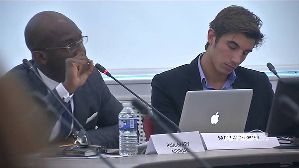 Reportage sur le Club Diallo Telli au JT d'Africa 24 - Partie 1 - YouTube