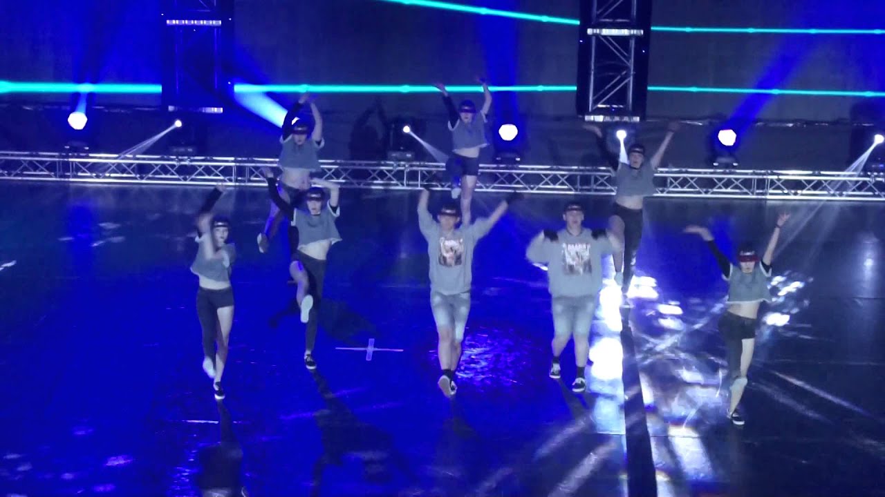 D4U - DROP LIKE AN EARTHQUAKE - malá skupina - YouTube