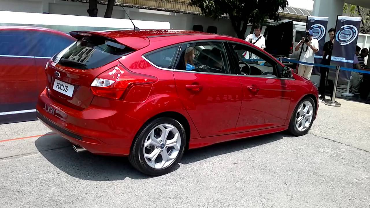 New Ford Focus : Active Park Assited Test Drive - YouTube