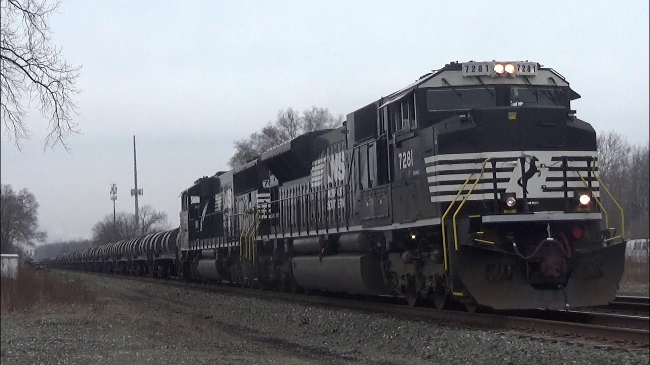 NS B09 through Chesterton, IN with SD70ACU leader - 3/29/2018 - YouTube