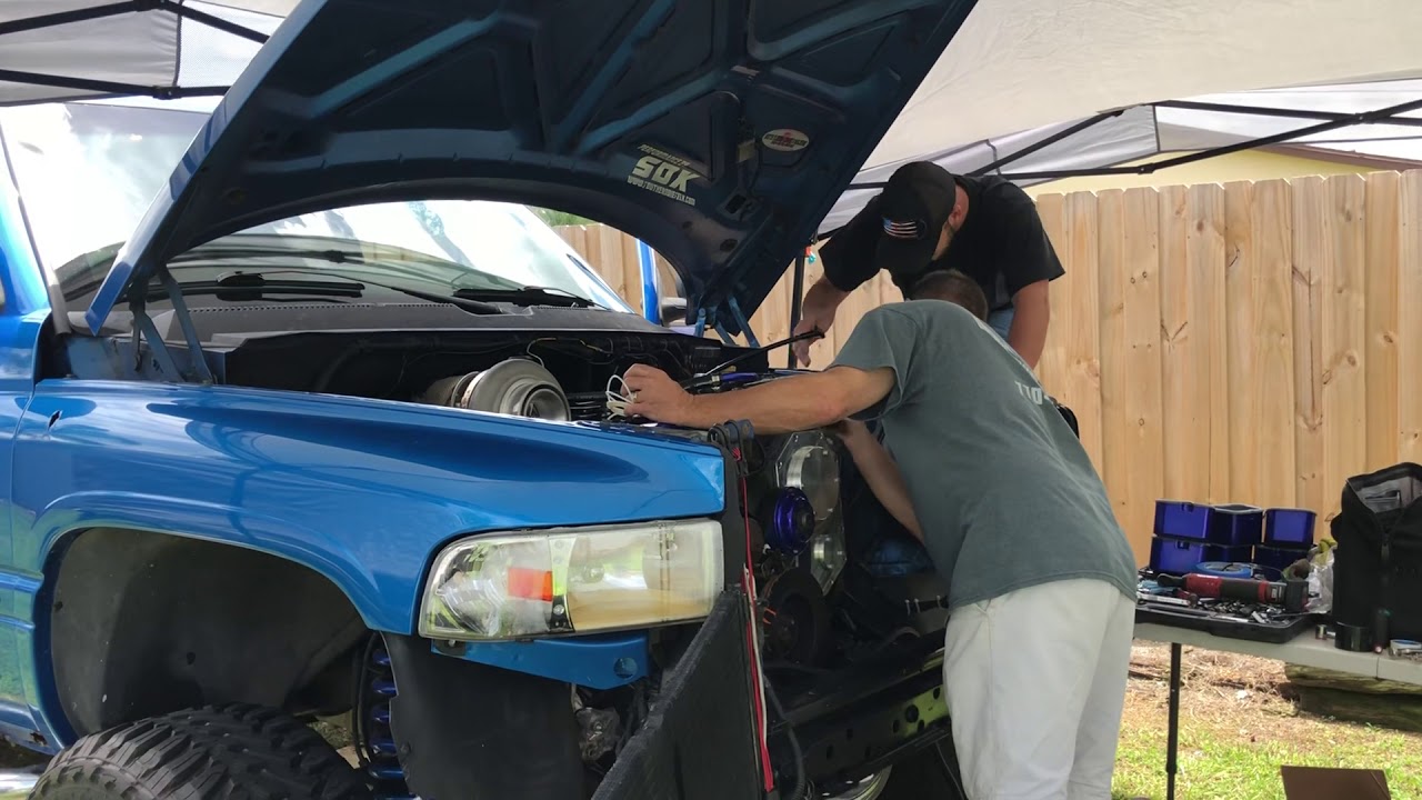 12v Cummins new built motor - YouTube