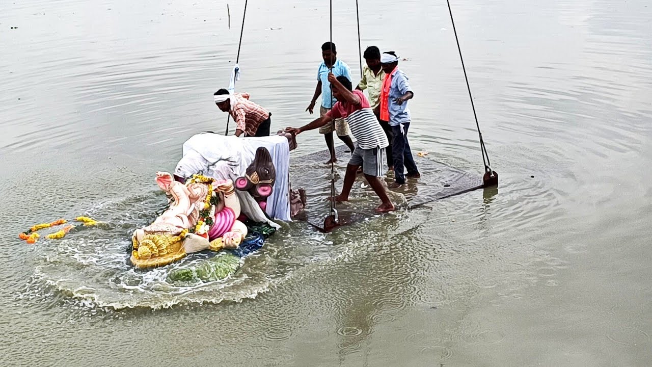 Ganesh Immersion at Saroornagar Lake 2022 | Ganesh Nimajjanam 2022 ...