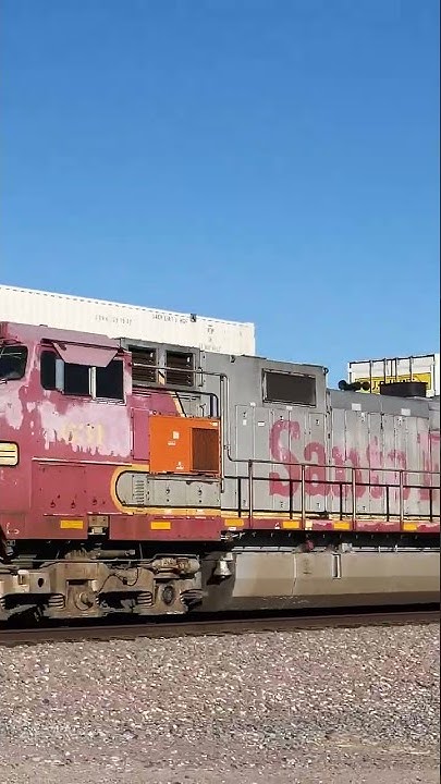 UP 8143 WITH SANTA FE WAR BONNETT EASTBOUND STACK TRAIN MP 733 NEEDLES SUB - YouTube