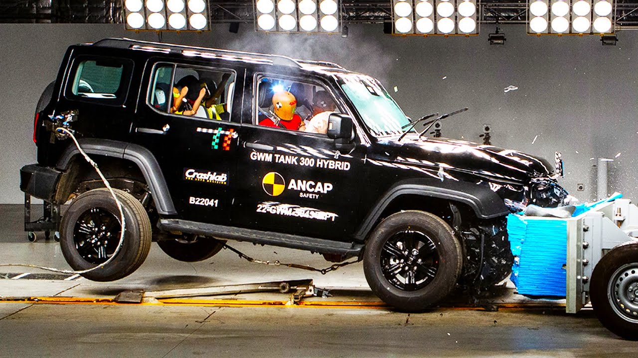 2023 GWM TANK 300 – CRASH TEST / Safe Chinese Boxy SUV - YouTube